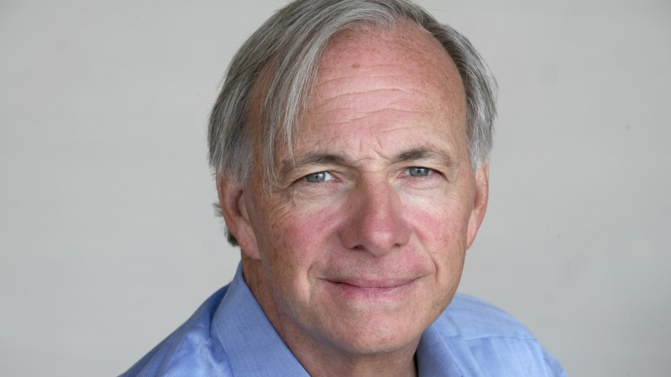 U.S. hedge fund manager foresees world economic downturn in 2-3 yrs