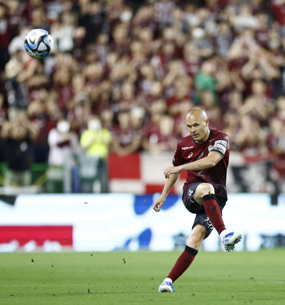 Football: Iniesta to play star-studded "El Clasico" in Tokyo