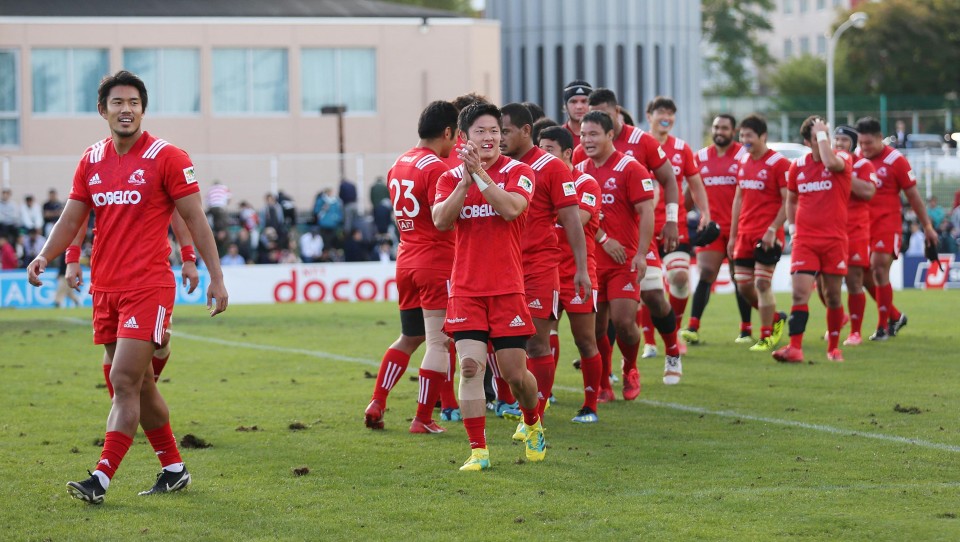 Rugby: Kobe Steel hammer Sanix to go top of conference