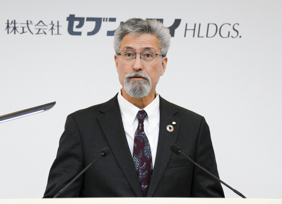 Seven & i appoints new CEO, hopes to fend off takeover bid