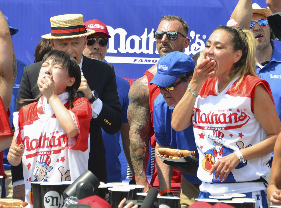 Sudo claims 9th victory at N.Y. women's 4th of July hot dog eating contest