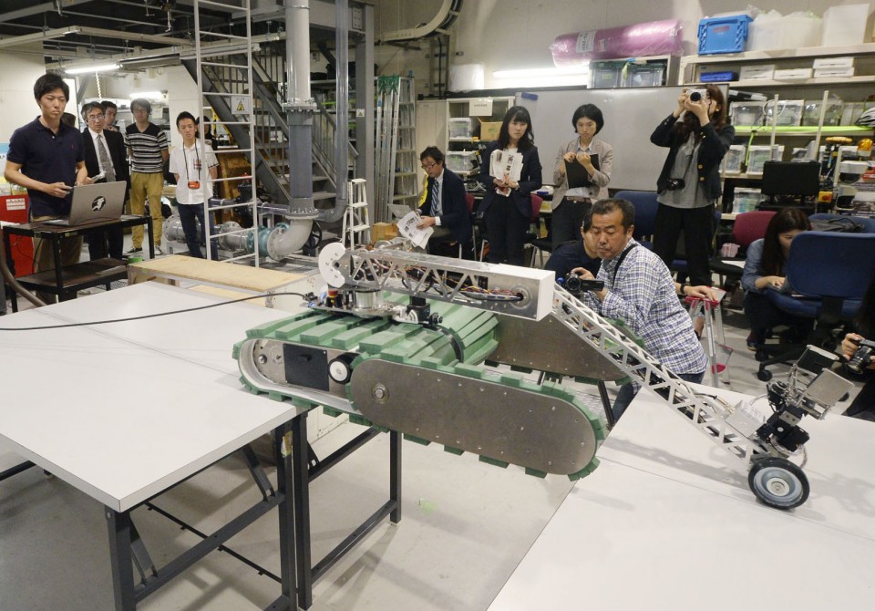 Kyoto University demonstrates competition-winning rescue robot