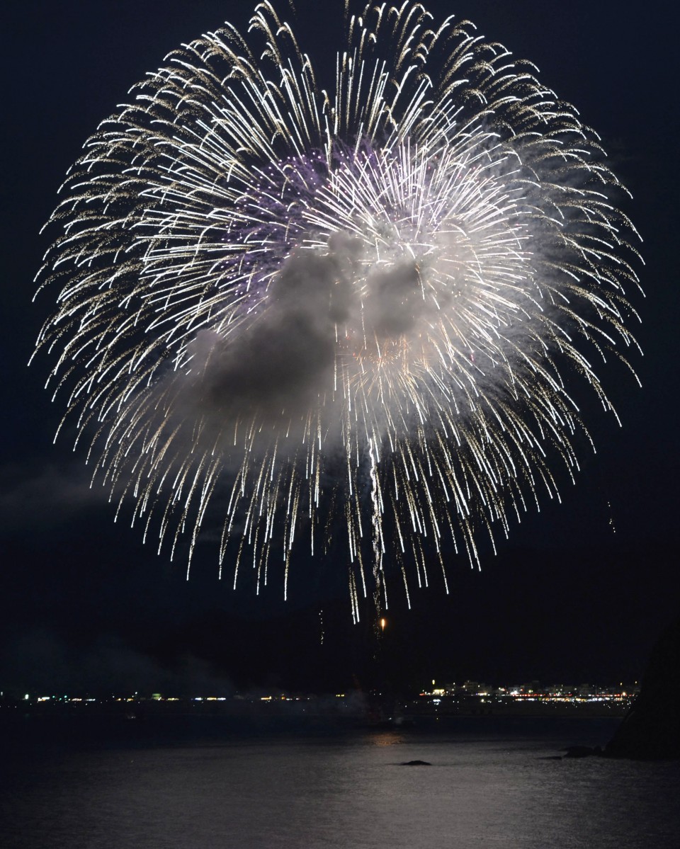 Firework display goes off at World Heritage site in Japan