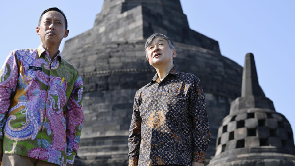 Japanese emperor visits Borobudur temple during Indonesia trip