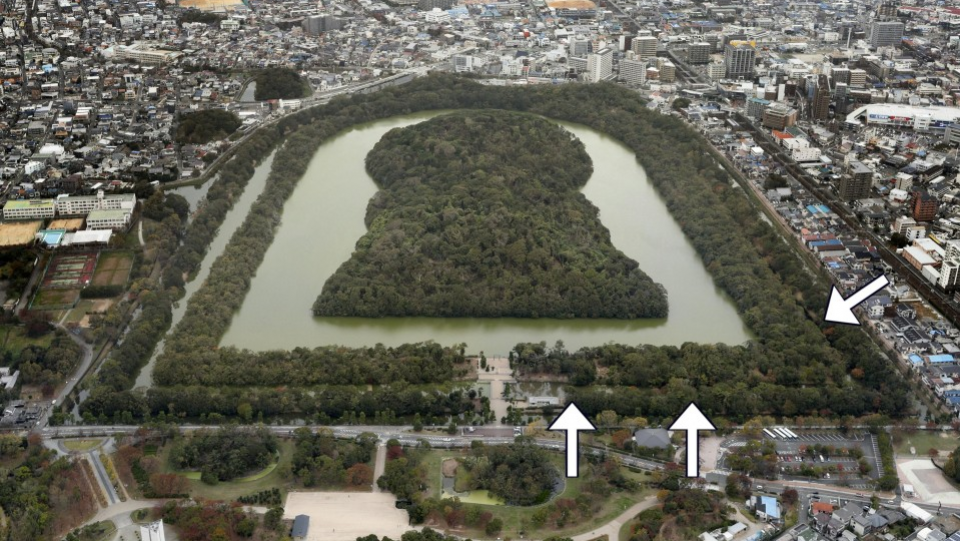 Well-made stone pavement found at Japan's largest ancient tomb site